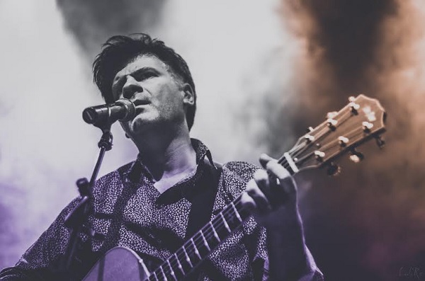 Φοίβος Δεληβοριάς: Ο "μπάσταρδος γιος"...on tour! | Το Κουτί της Πανδώρας