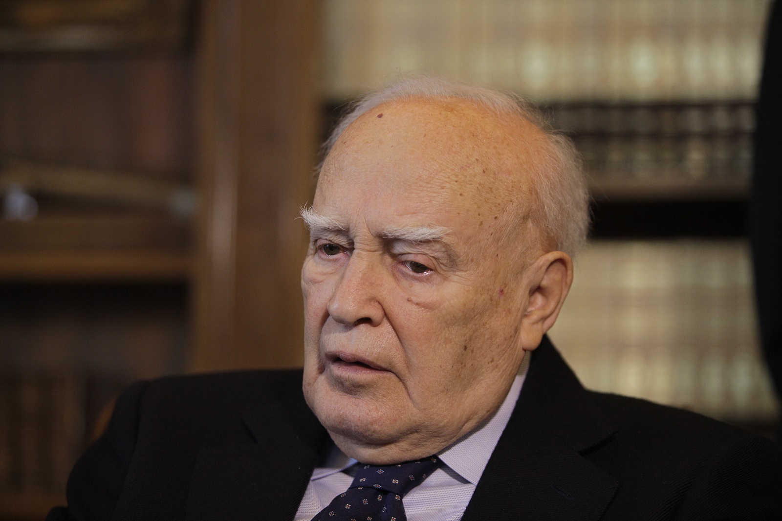 Στο νοσοκομείο ο Κάρολος Παπούλιας | Το Κουτί της Πανδώρας