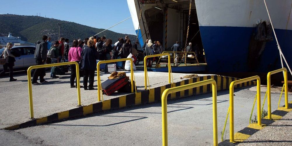 Σοβαρό εργατικό ατύχημα: Ναύτης πλοίου έπεσε από ύψος 6 μέτρων και ...