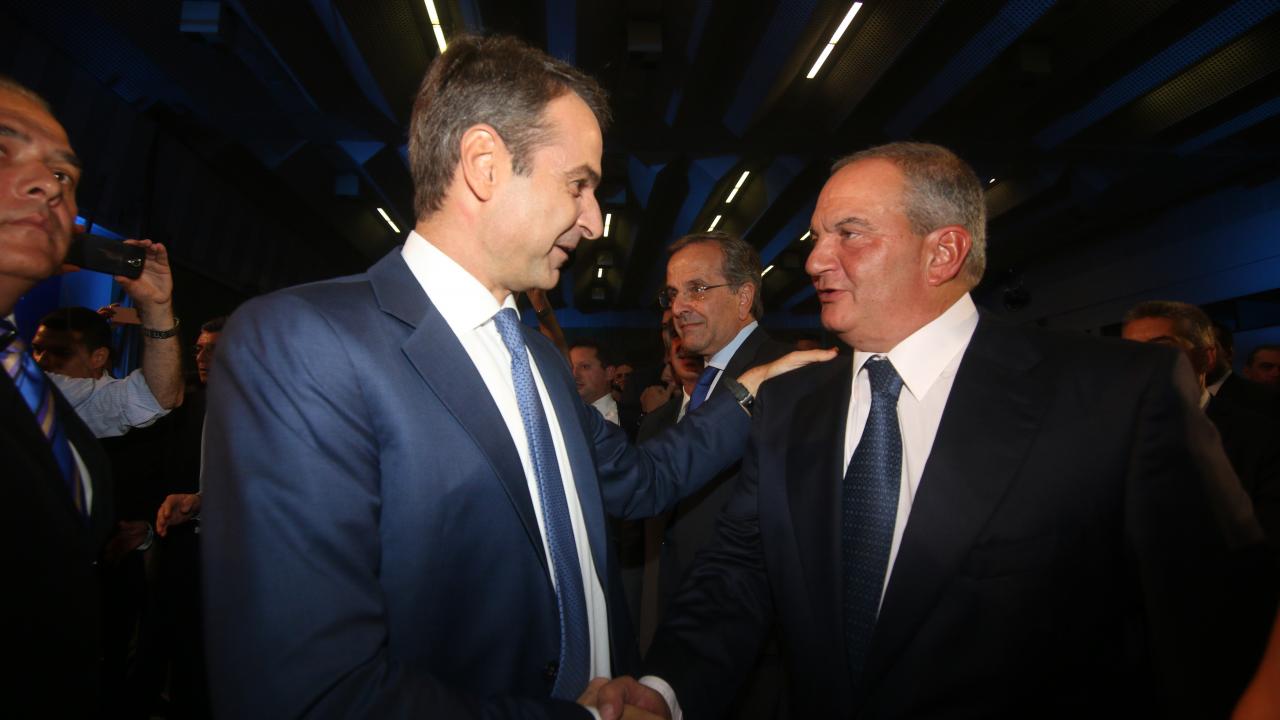 Euractiv: «Κόκκινη κάρτα από Καραμανλή σε Μητσοτάκη για το ελληνικό ...