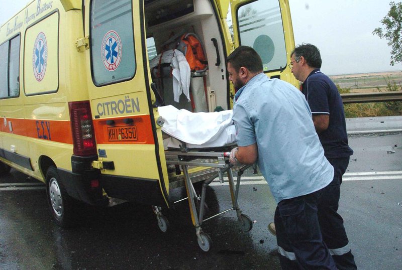 Τραγωδία στην Πάτρα: Νεαρός ιερέας έπεσε από μπαλκόνι | Το Κουτί της ...
