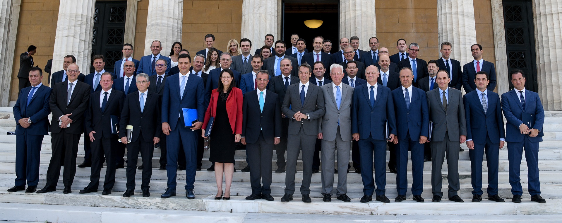 Η Ν.Δ. στην εξουσία: χρυσή εποχή για την πολιτική σάτιρα | Το Κουτί της ...