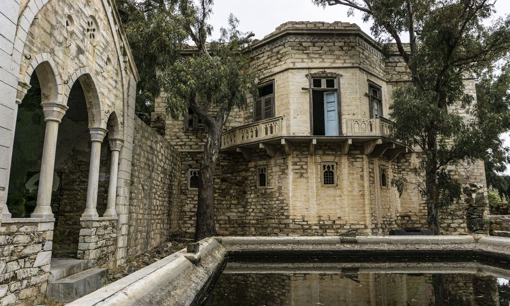Τα ταφικά μνημεία της Σύρου - Ένας τόπος στο χείλος της καταστροφής ...