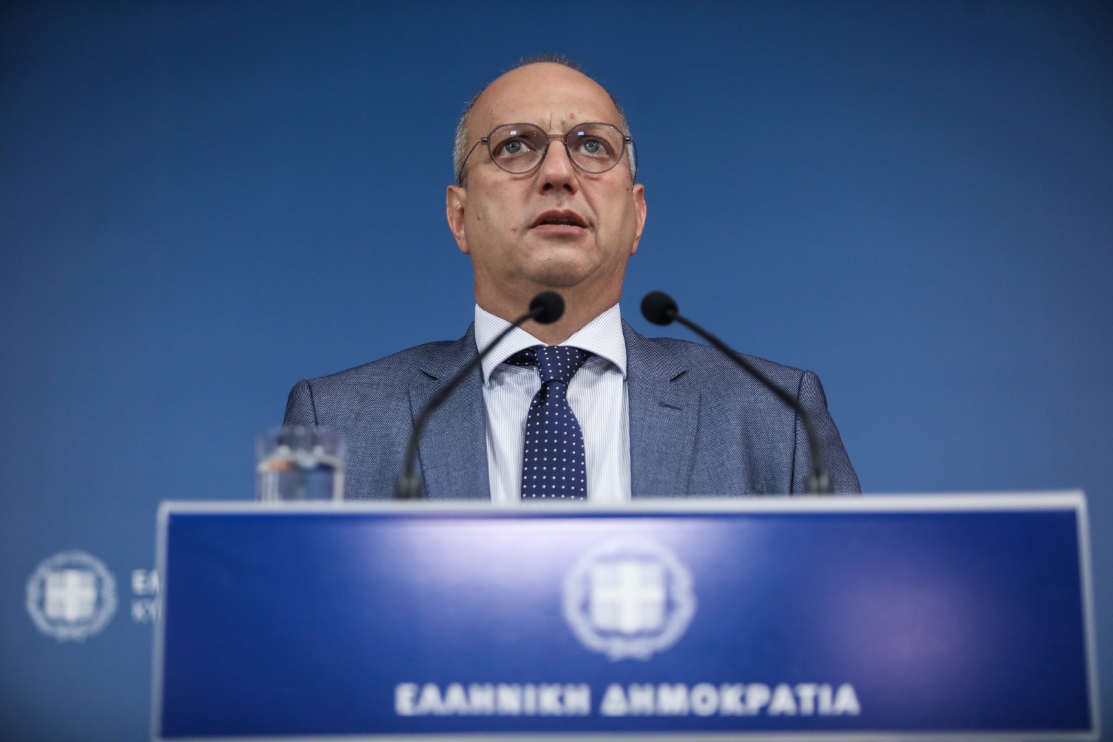 Προς Γιάννη Οικονόμου... «Τσίτσιο το λιμάνι φεύγει» | Το Κουτί της Πανδώρας