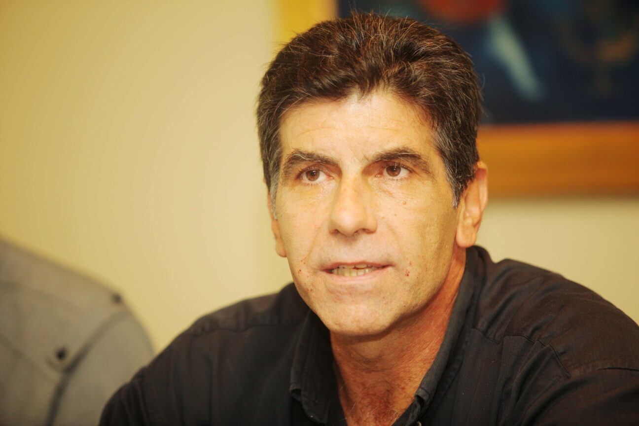 Σε ρόλο έκπληξης ο Γιάννης Μπέζος: Αποκάλυψε ότι θα παρουσιάσει νέα ...
