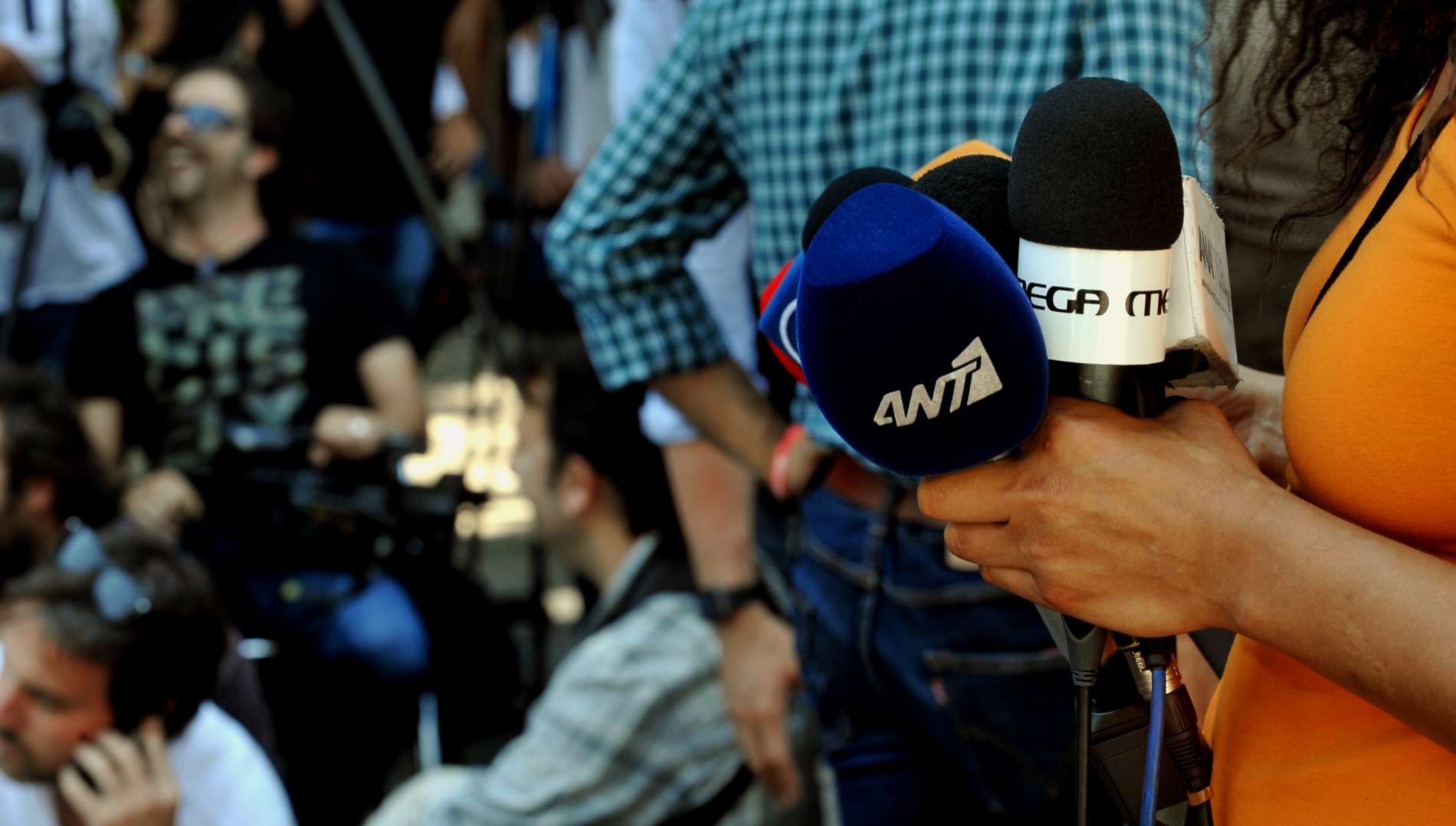 24ωρη απεργία στα ιδιωτικά κανάλια για το... δωράκι της κυβέρνησης ...