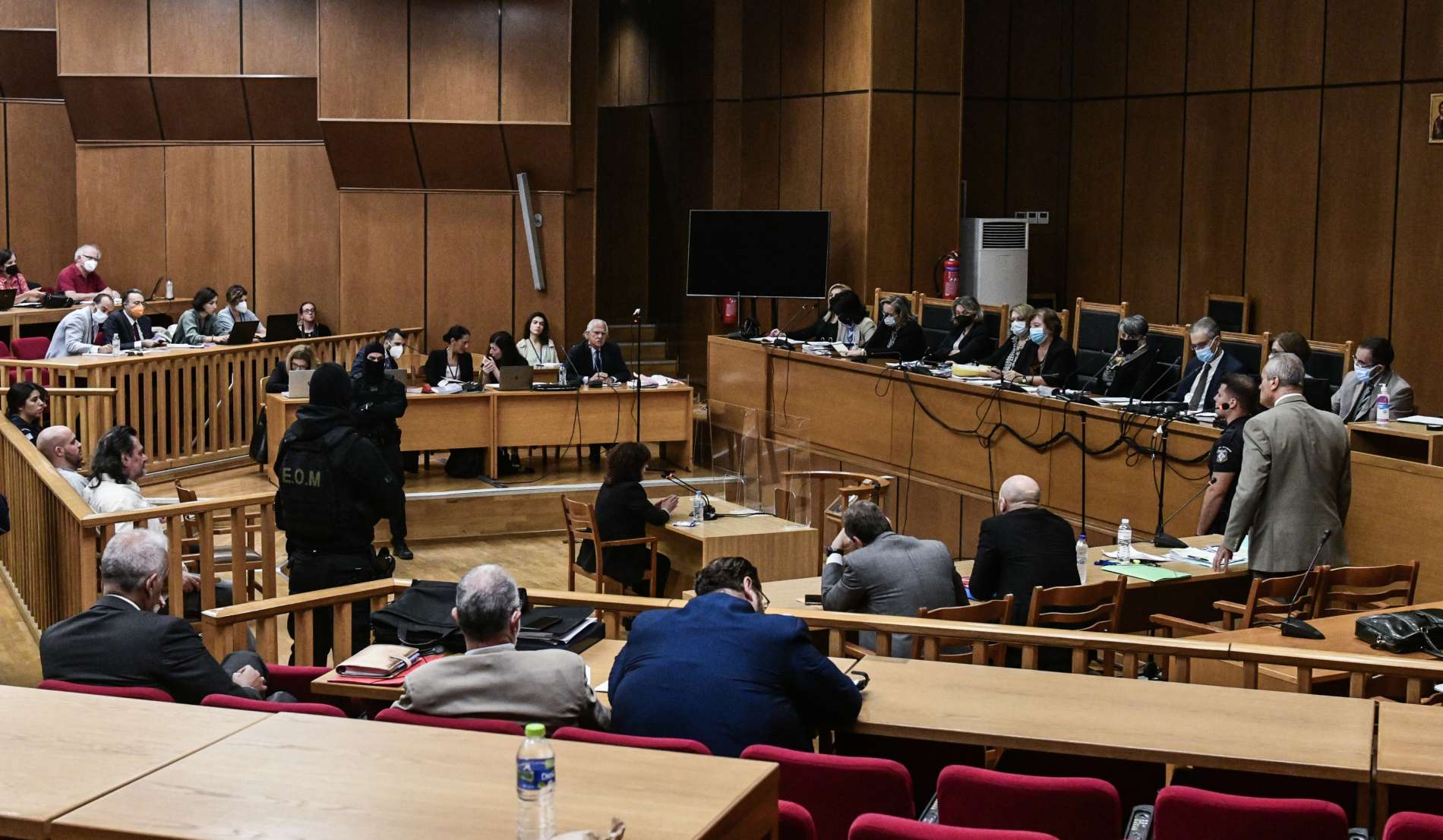 Δίκη Χρυσής Αυγής: Διαταγή για βίαιη προσαγωγή της συντρόφου του Παύλου ...