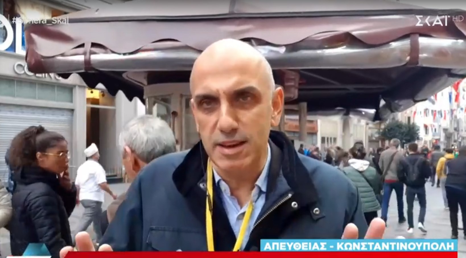 Αυτά έχουν τα live... o Μανώλης Κωστίδης «τράκαρε» με κουλουρά (video ...