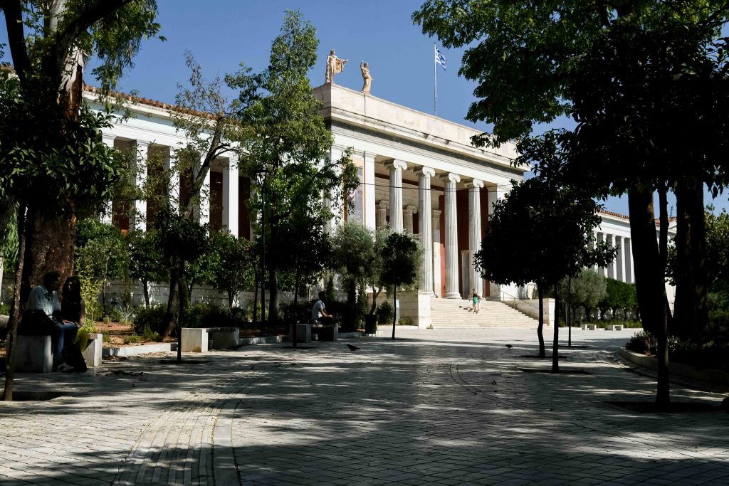 «Ποιος και τι αποφασίζει για την πολιτισμική μας μνήμη;» | Το Κουτί της ...