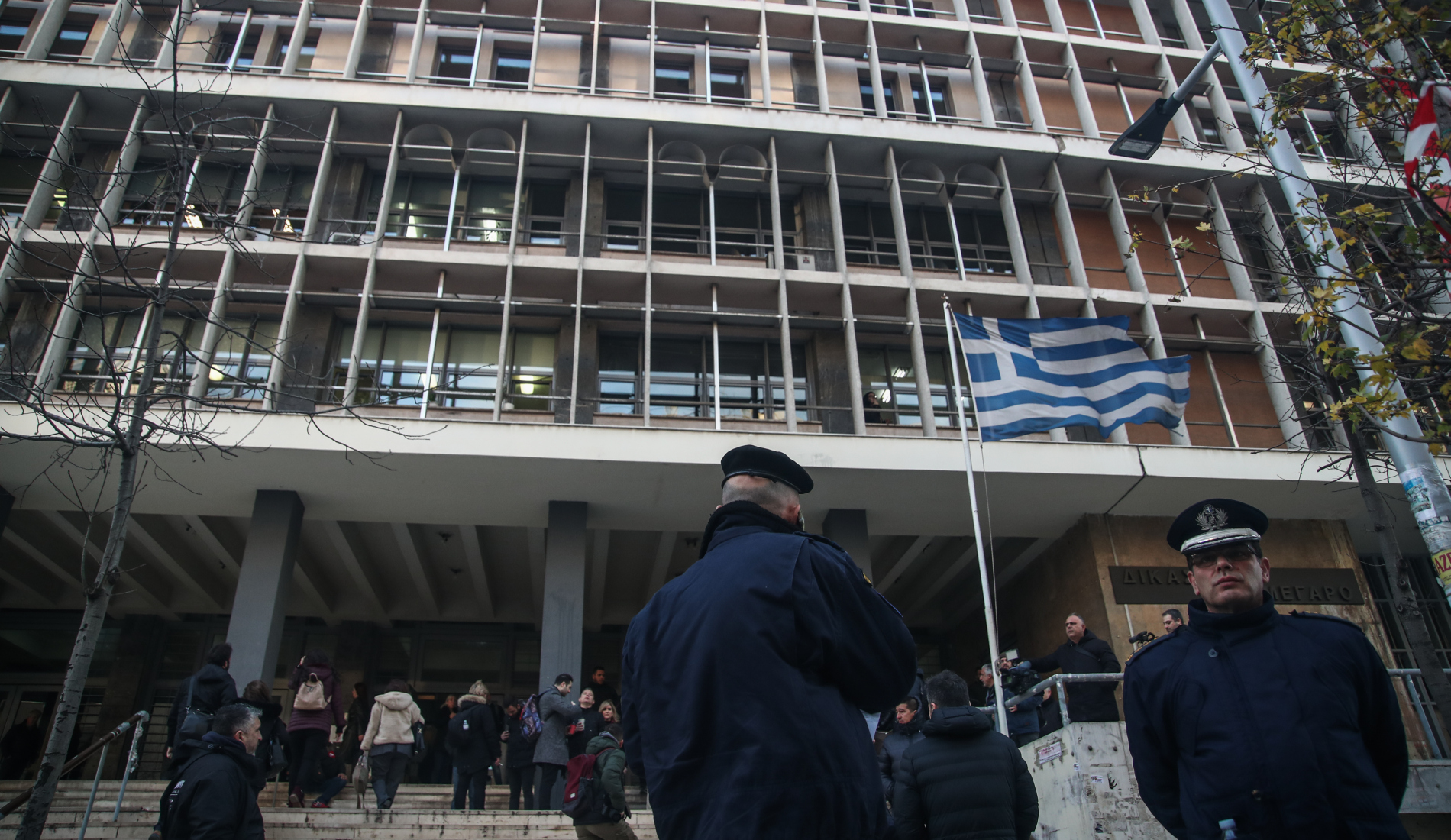 Δολοφονία Άλκη Καμπανού: Στο βήμα του μάρτυρα η ιατροδικαστής που έκανε ...