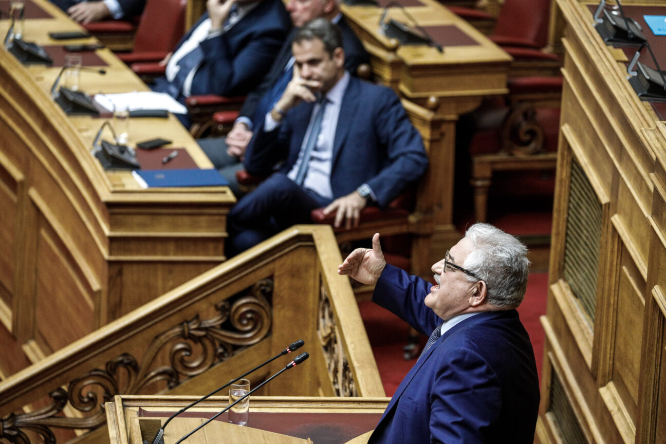 Τζαβάρας ξανά με «καρφιά» κατά Μητσοτάκη για τα Τέμπη | Το Κουτί της ...