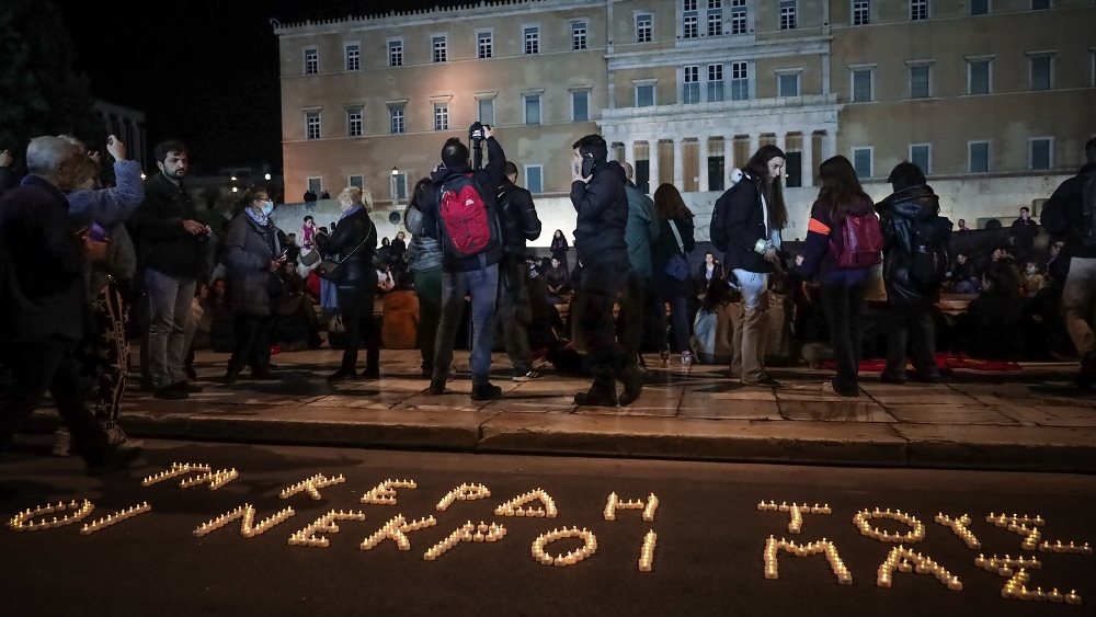 Σύνταγμα: Μεγάλη συγκέντρωση της ΚΝΕ για το έγκλημα στα Τέμπη (Video ...