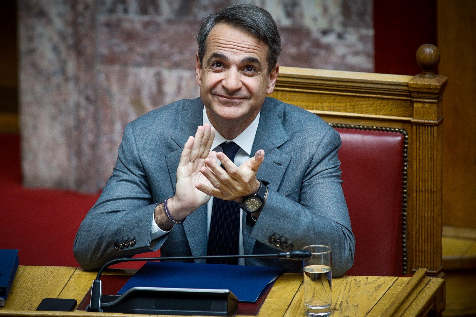 Έκθεση του ΙΟΒΕ γκρεμίζει το sucess story Μητσοτάκη: Στην Ελλάδα η ...