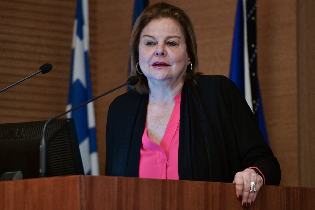 Η Λούκα Κατσέλη «αδειάζει» τον Μητσοτάκη: Λυπάμαι για τον πρωθυπουργό ...