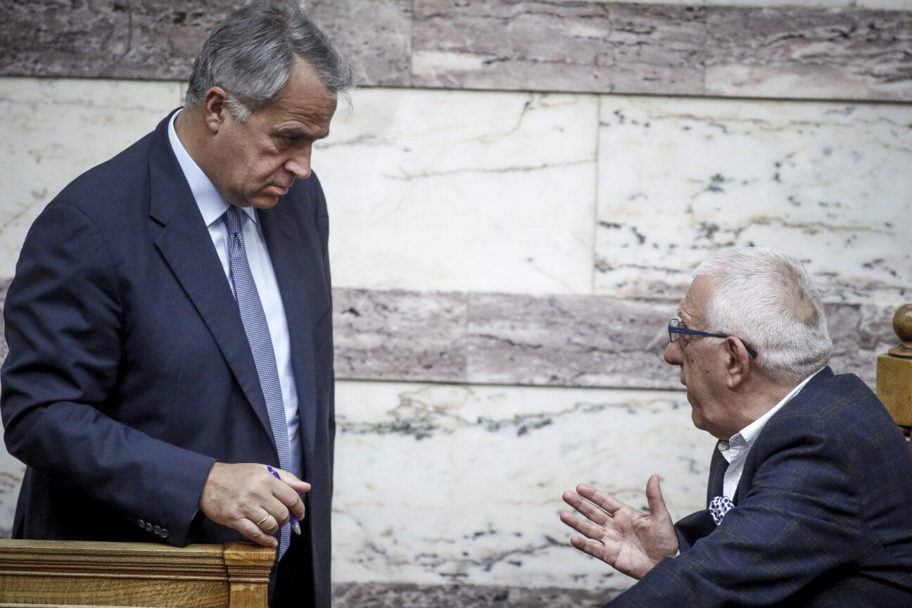 Σαφές μήνυμα Κακλαμάνη προς Βορίδη: Όποιος υπουργός δεν ψηφίζει ...
