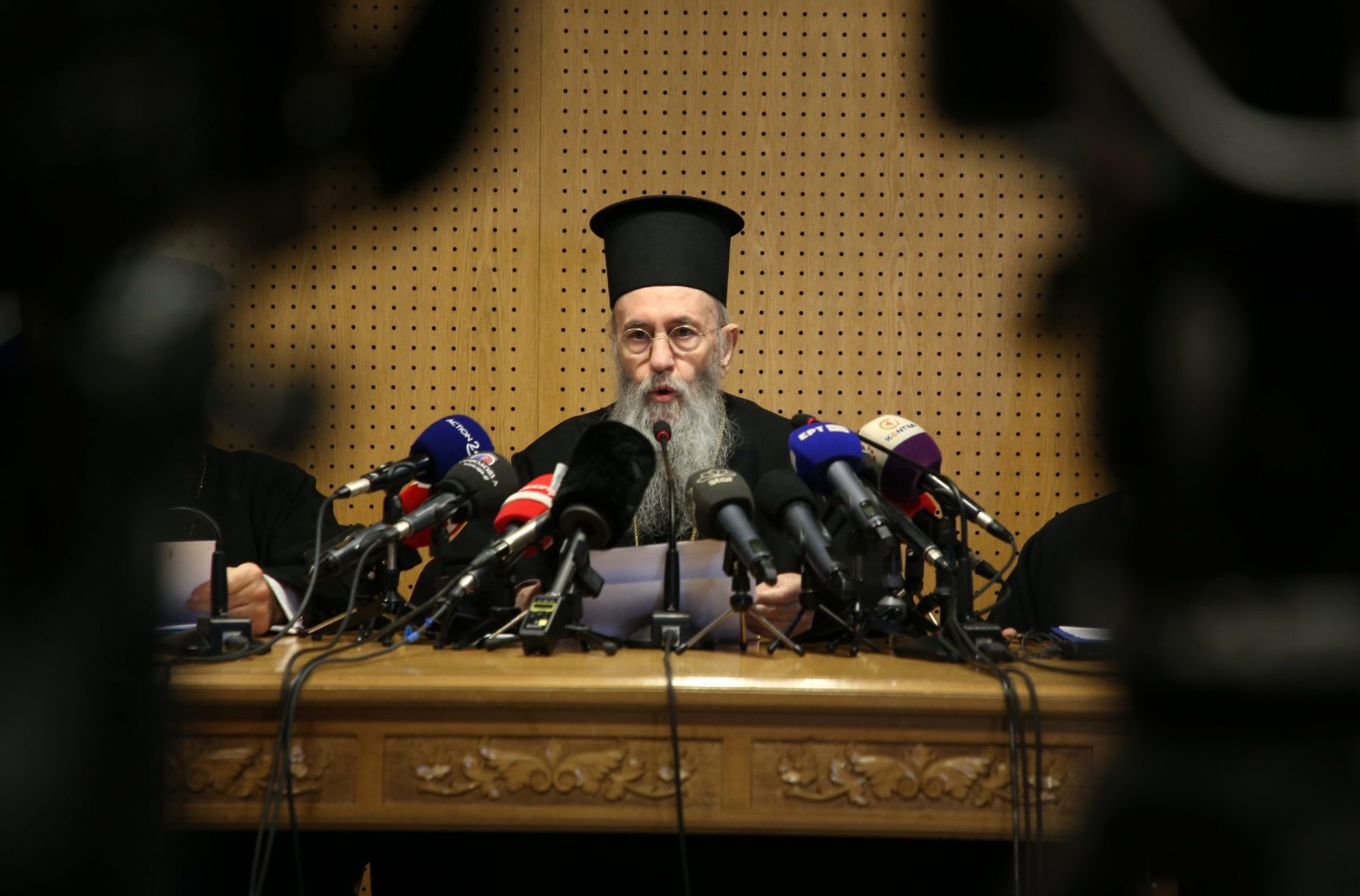 Σοκ και δέος από την εισήγηση του Μητροπολίτη Μεσογαίας για τα ομόφυλα ...