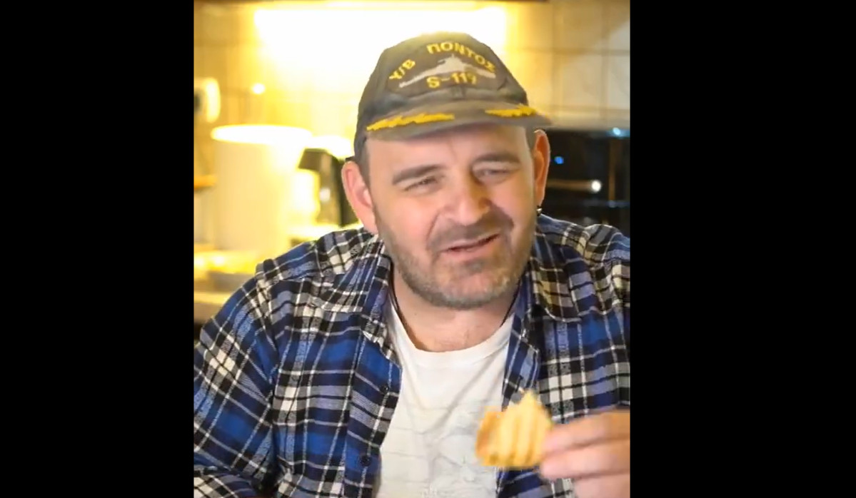 «Πατρίς, θρησκεία και ένα τοστ στα τρία»: Το σατιρικό βίντεο που κάνει ...