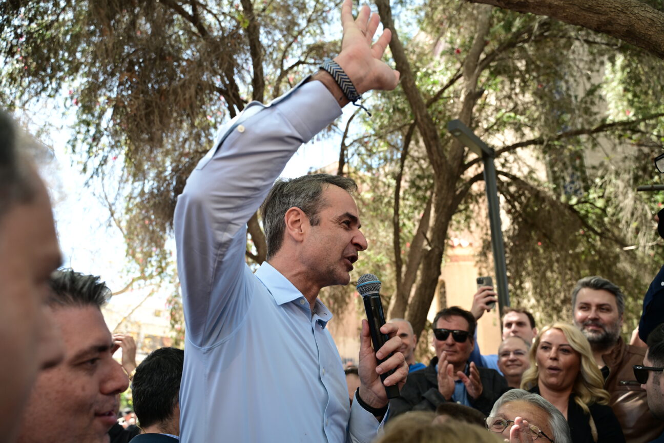 Ο Μητσοτάκης ένιωσε την ανάγκη από το Μοσχάτο, να πει πως λογοδοτεί ...