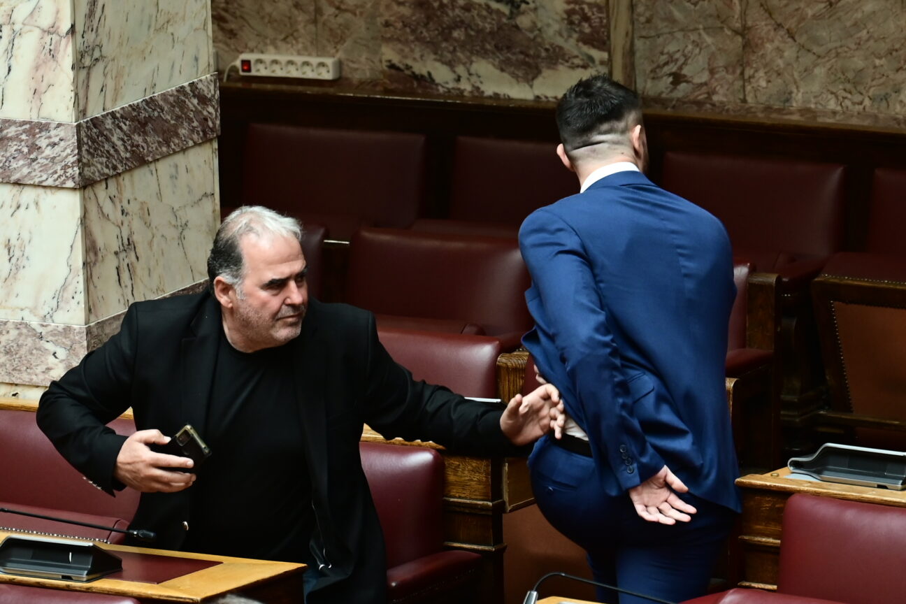 Ποινική δίωξη για κακούργημα στον Κωνσταντίνο Φλώρο - Παραμένει υπό ...