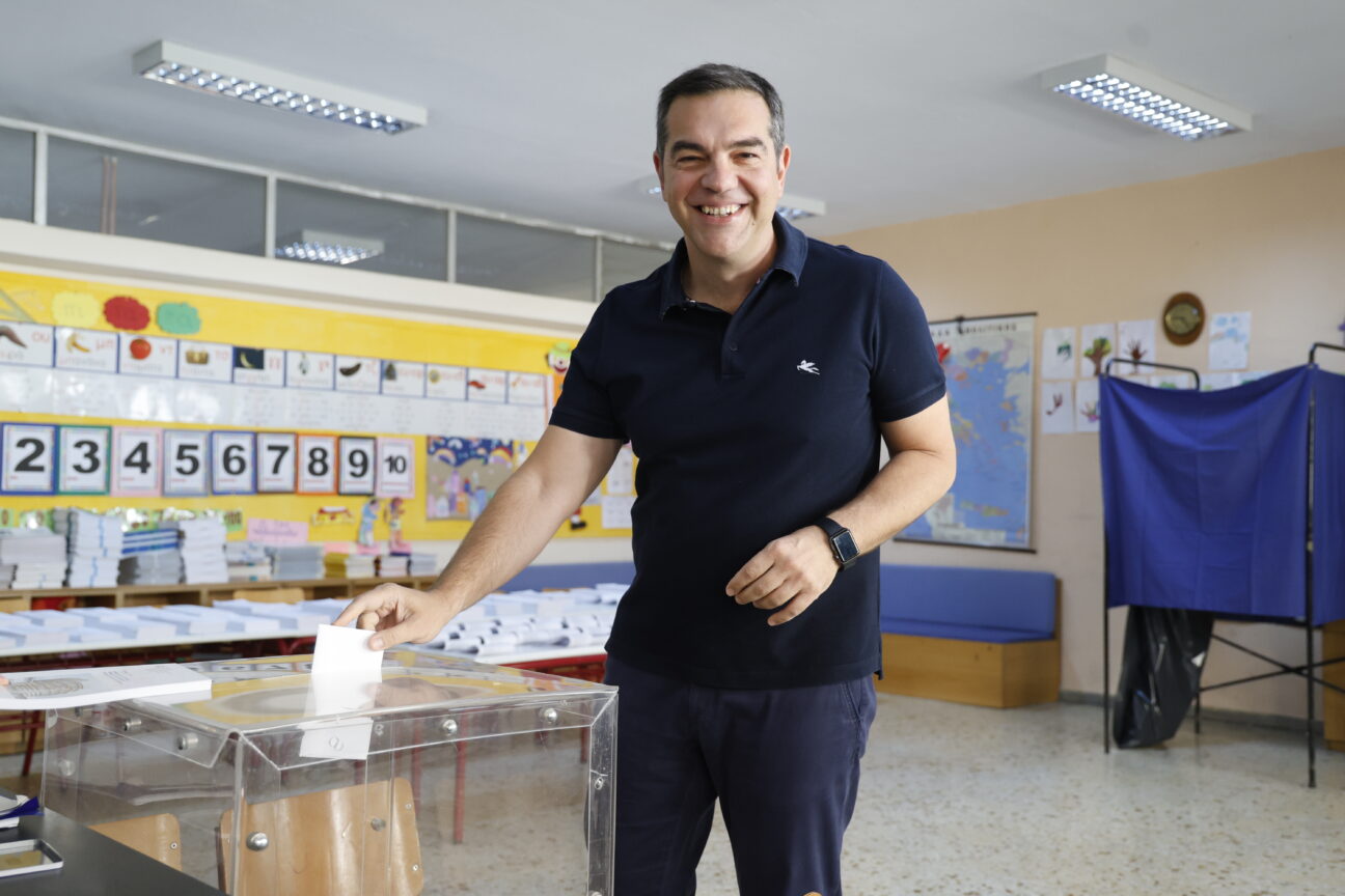 Eυρωεκλογές 2024: Ο Τσίπρας ψήφισε και σχολίασε την περιορισμένη ...