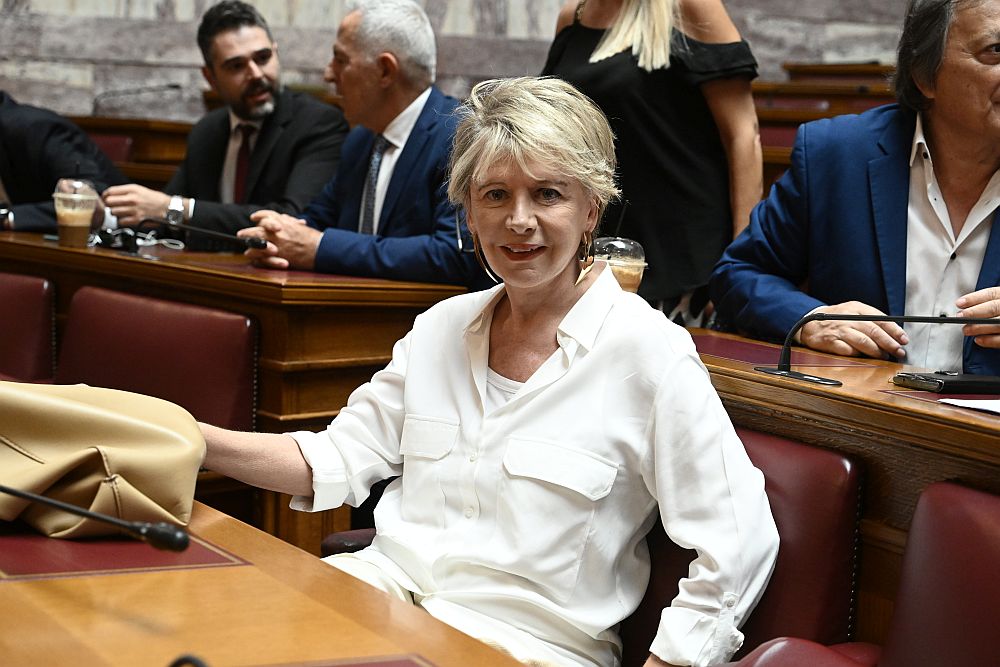 Αιχμές από την Έλενα Ακρίτα για την ελληνική τηλεόραση: «Κούκλες ...