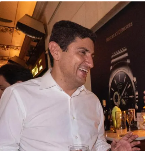 Δεν καταλαβαίνει τίποτα ο Αυγενάκης: Ξεσάλωνε στο Κολωνάκι μετά τη ...