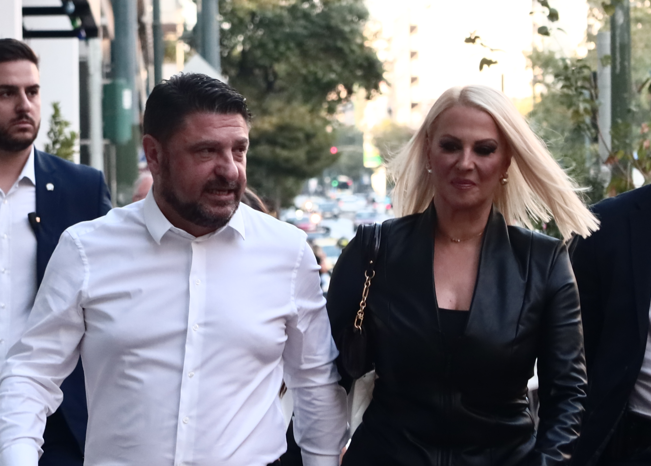 Τι εννοεί ο Νίκος Χαρδαλιάς: «Εγώ και η σύζυγός μου το κάνουμε τρεις ...