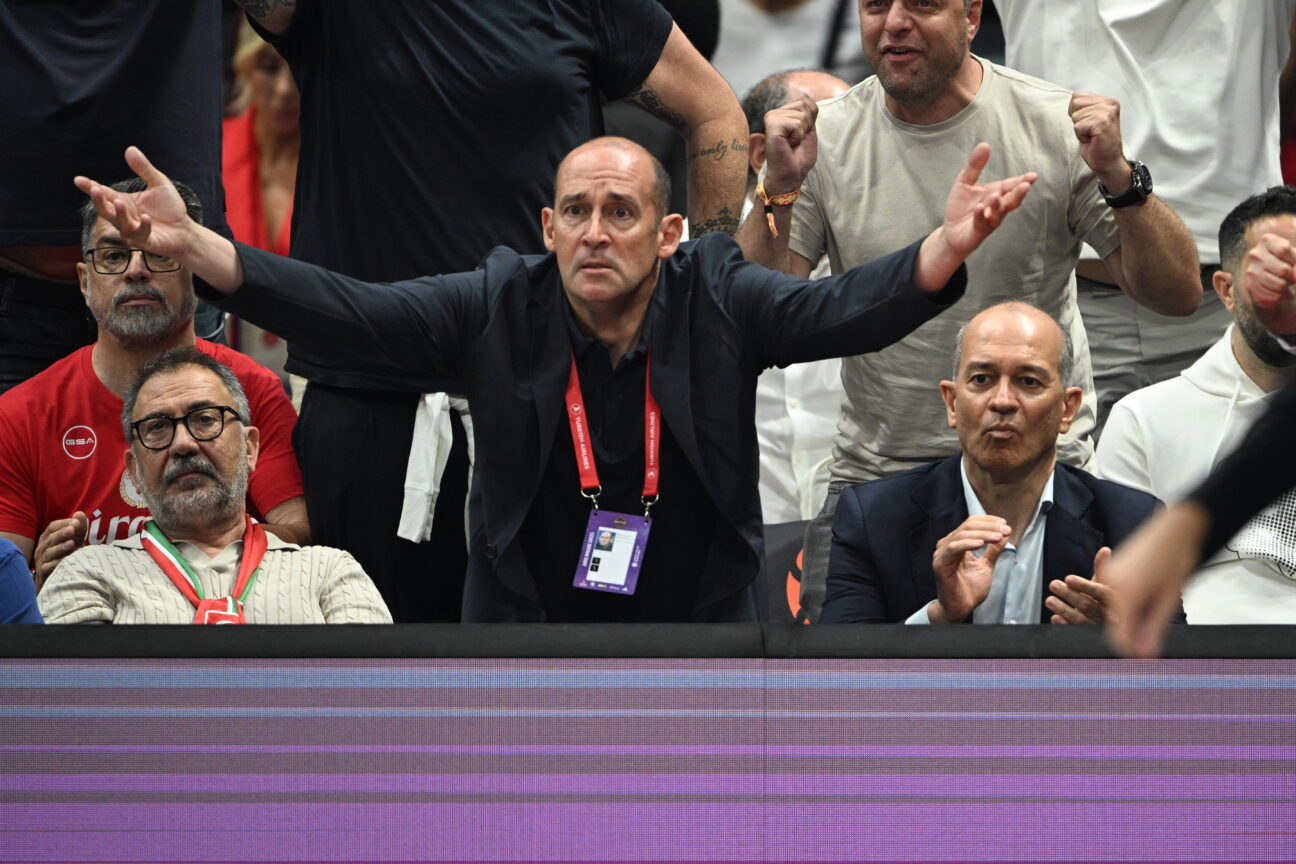 Basket League: Ο Ολυμπιακός «σπάει» το τελεσίγραφο Βρούτση | Το Κουτί ...