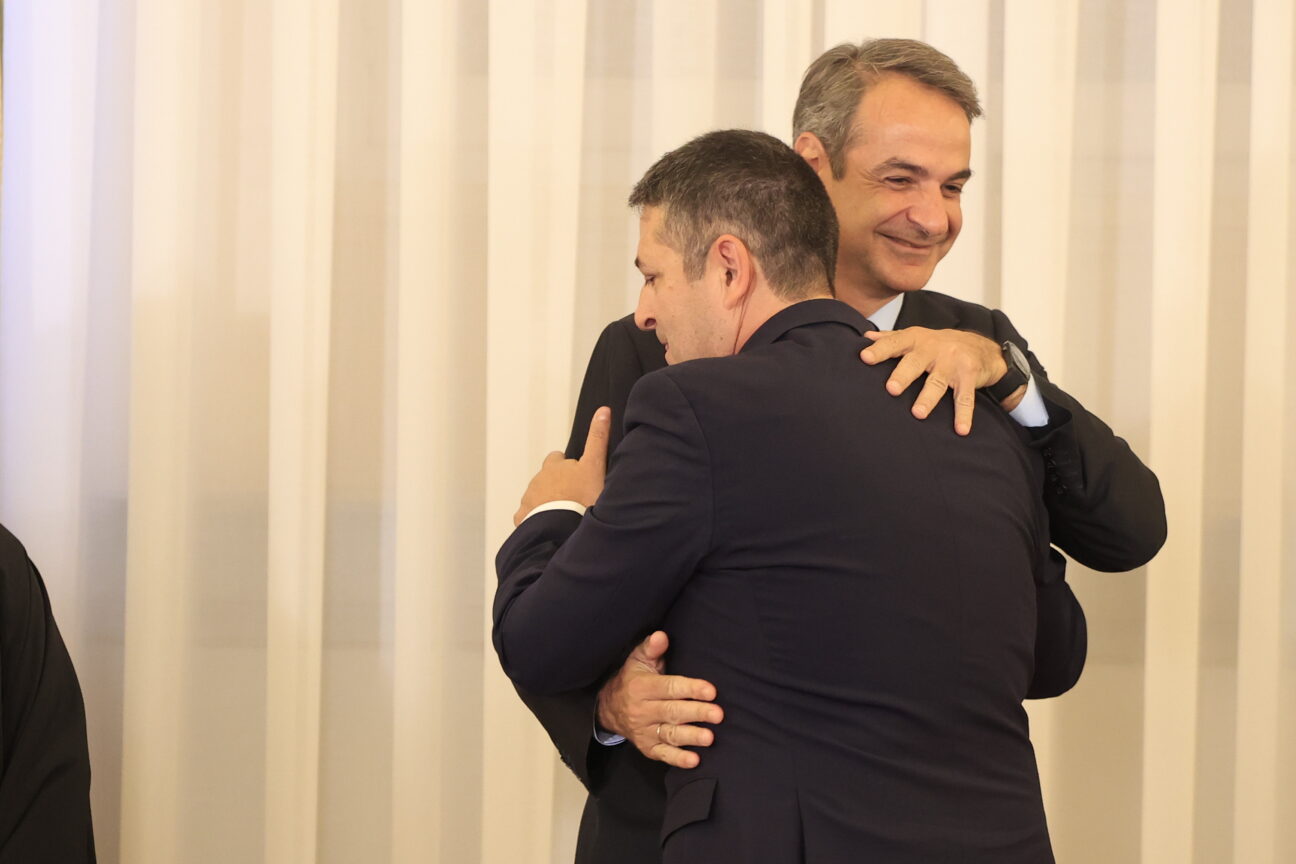 ΟΠΕΚΕΠΕ: Αποκαλύψεις Βαξεβάνη για τον εξ απορρήτων του πρωθυπουργού ...