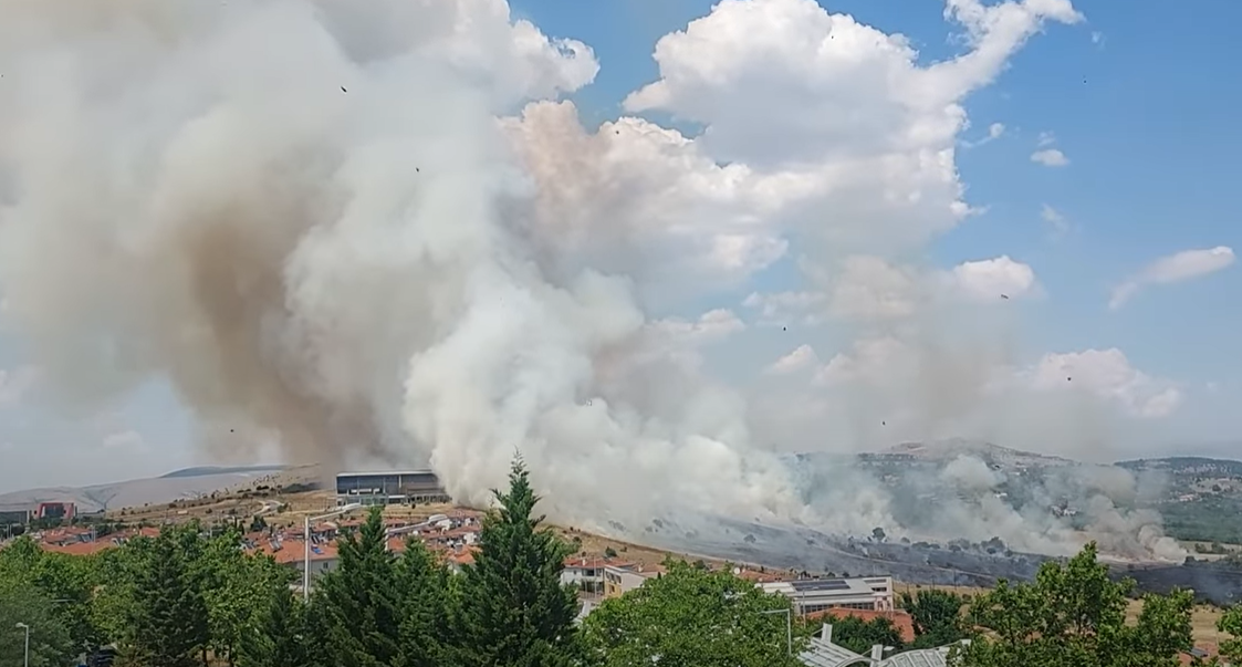 Φωτιά στην Κοζάνη: Εκκενώθηκε το Πανεπιστήμιο Δυτικής Μακεδονίας ...