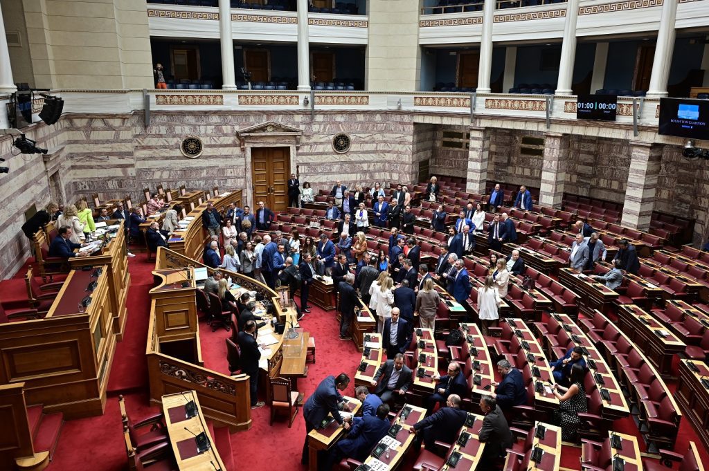 ΟΠΕΚΕΠΕ: Η ΝΔ ξεφτίλισε τη Βουλή και τη δημοκρατία - Καταψήφισε... εξ ...