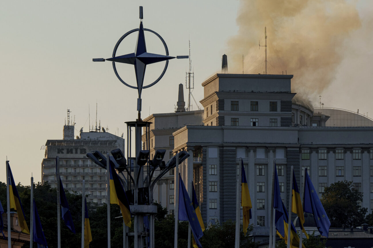 Ο Τραμπ απειλεί με κυρώσεις τη Ρωσία: Οργή για την άνευ προηγουμένου ...