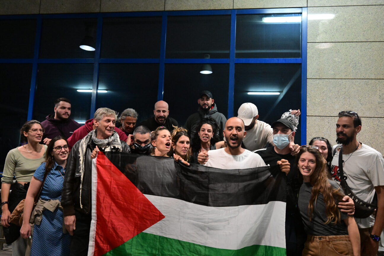 Επέστρεψαν οι ακτιβιστές της Global Sumud Flotilla - Η ηχηρή δήλωση της ...