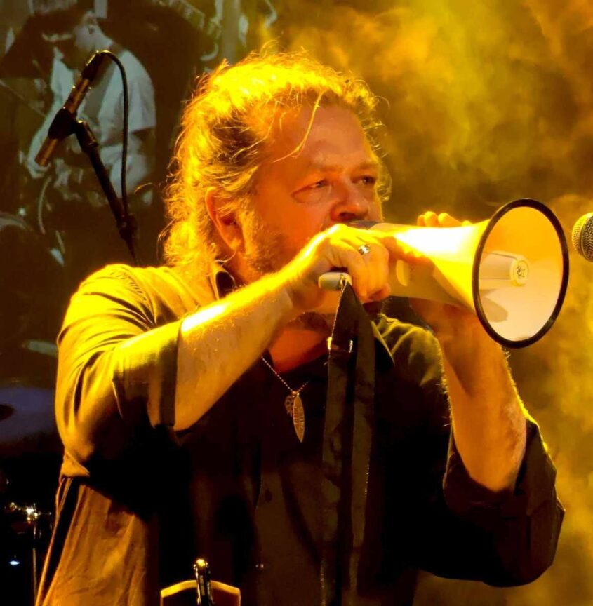 Μαντινάδα με υπογραφή (Δημήτρη) Μητσοτάκη: Εμπνευσμένο από το «ντου» με ...