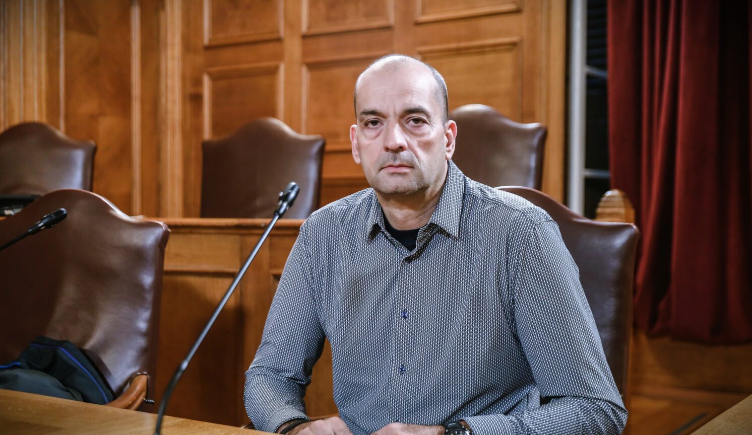 Έκαναν τον Μαγειρία του ΟΠΕΚΕΠΕ τραγούδι και AI video: «Πριν αρμέξεις ...